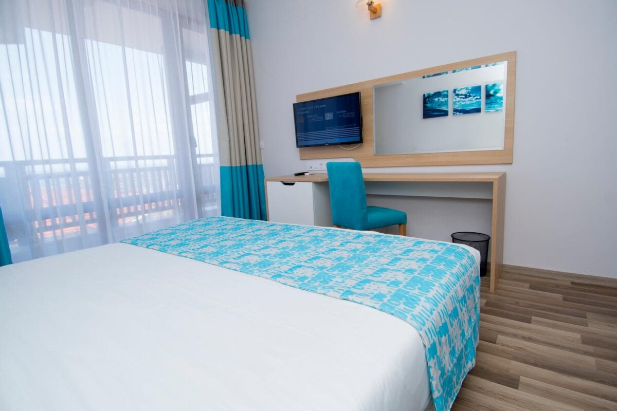 Best Family Room Hotel Stays: Top 10 Picks for Families